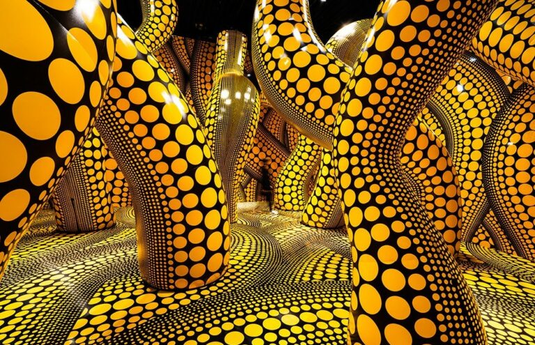 Japanese Artist Yayoi Kusama - The Tiles of India